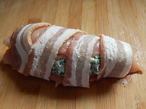 Spinach & asiago stuffed, bacon wrapped chicken - Drizzle Me Skinny!