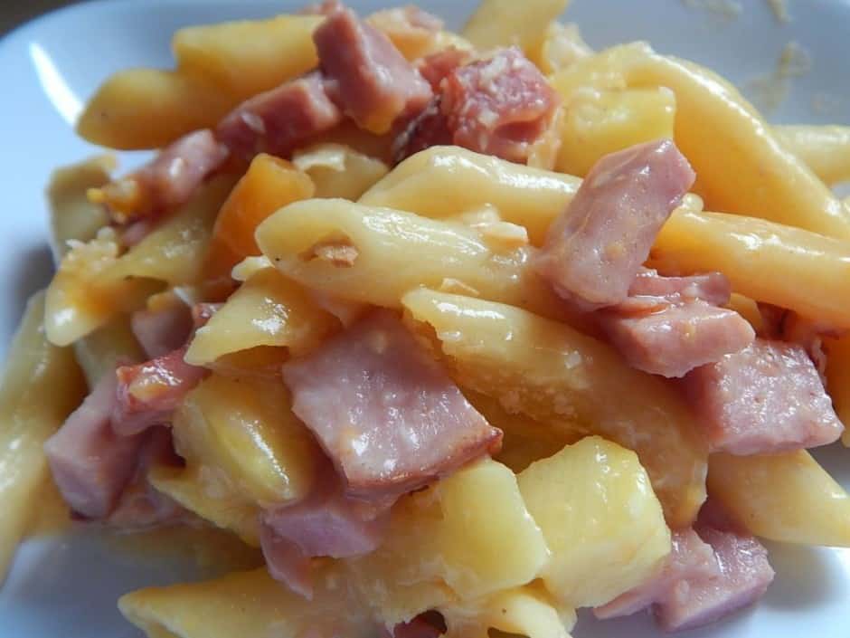 Hawaiian pasta bake - Drizzle Me Skinny!