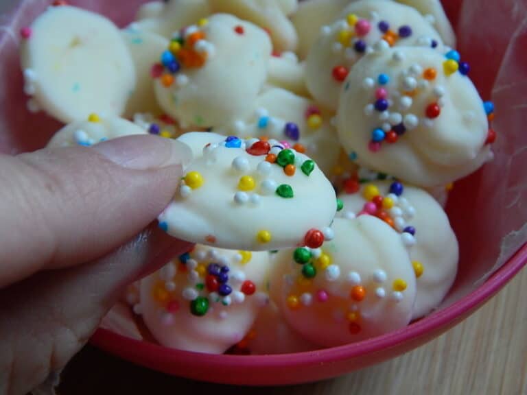 Frozen Yogurt Buttons - Drizzle Me Skinny!