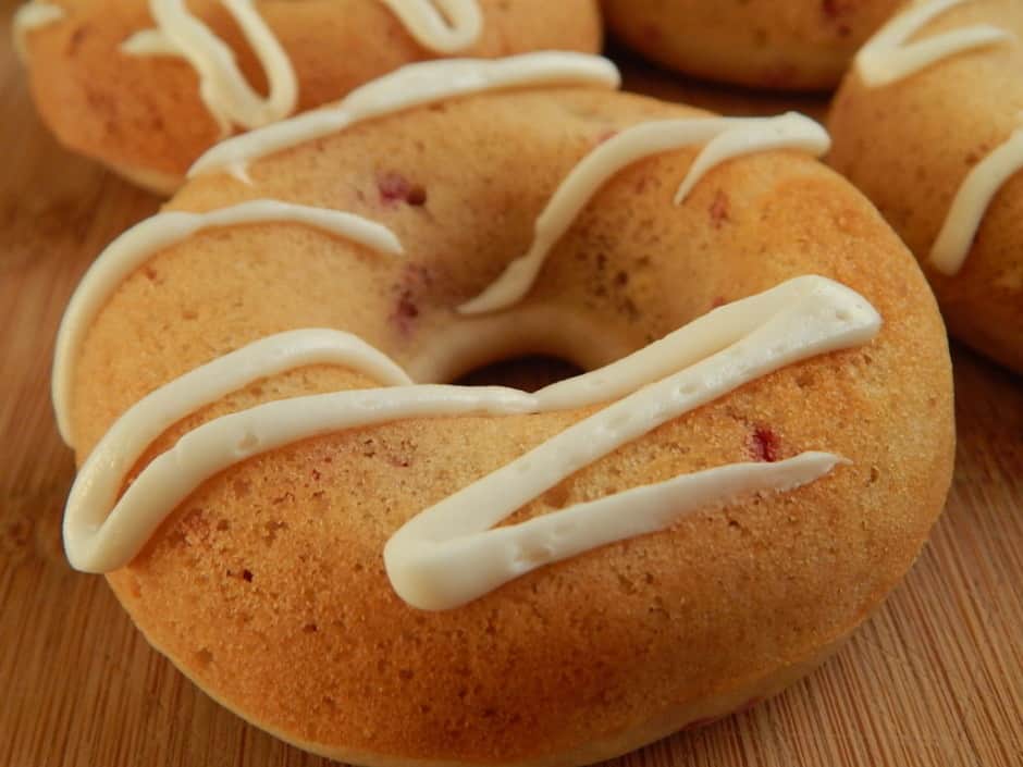 Raspberry lemon cake donuts - Drizzle Me Skinny!