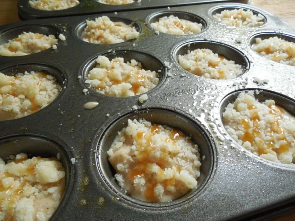 Apple Crumble Muffins - Drizzle Me Skinny!