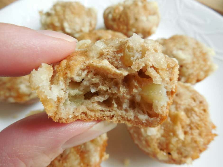 Apple Crumble Muffins - Drizzle Me Skinny!