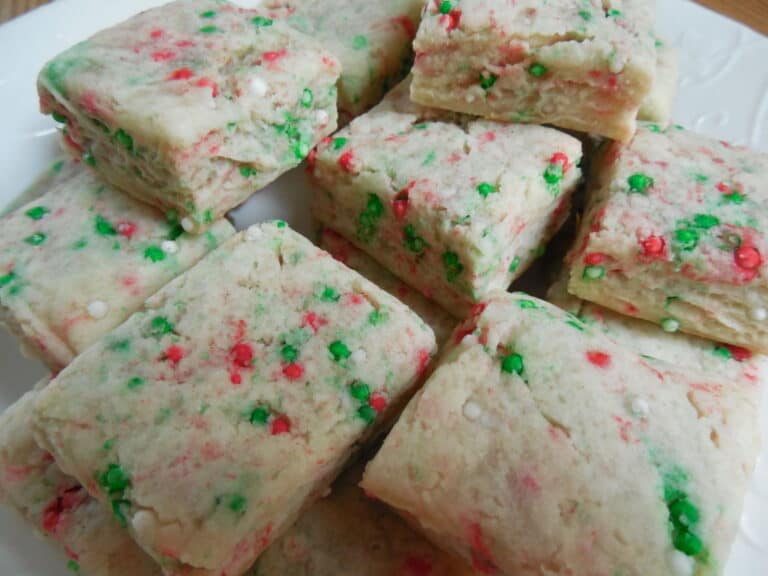 Christmas yogurt shortbread - Drizzle Me Skinny!