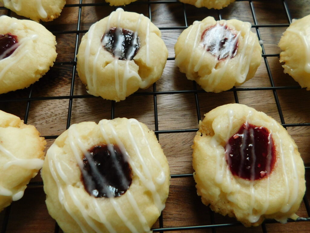Shortbread Cookies With Jam - Drizzle Me Skinny!