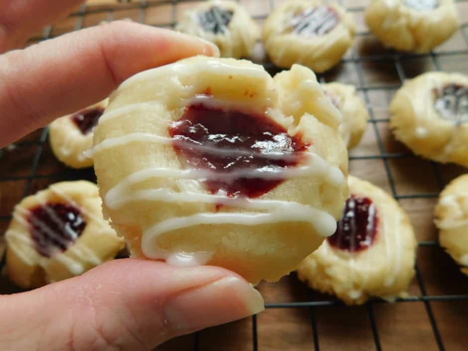 Shortbread Cookies With Jam - Drizzle Me Skinny!