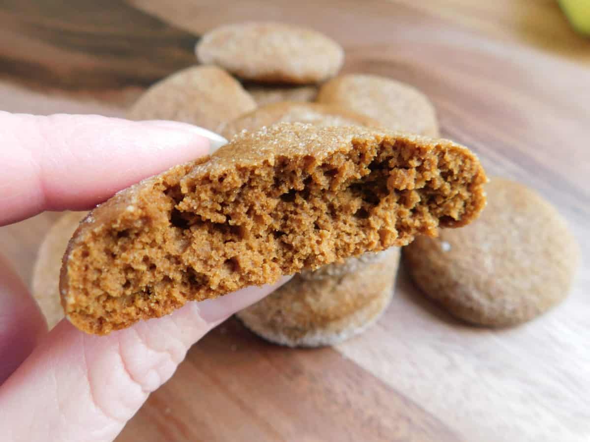 Weight Watchers Gingerbread Cookies - Drizzle Me Skinny!
