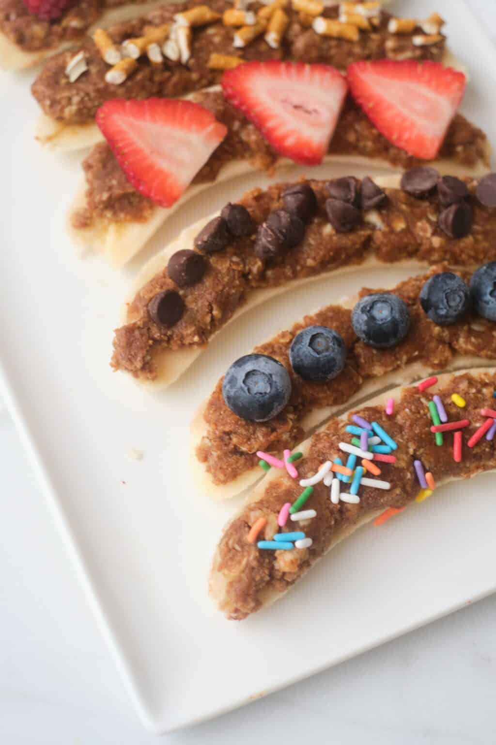 Banana almond butter oatmeal snacks - Drizzle Me Skinny!