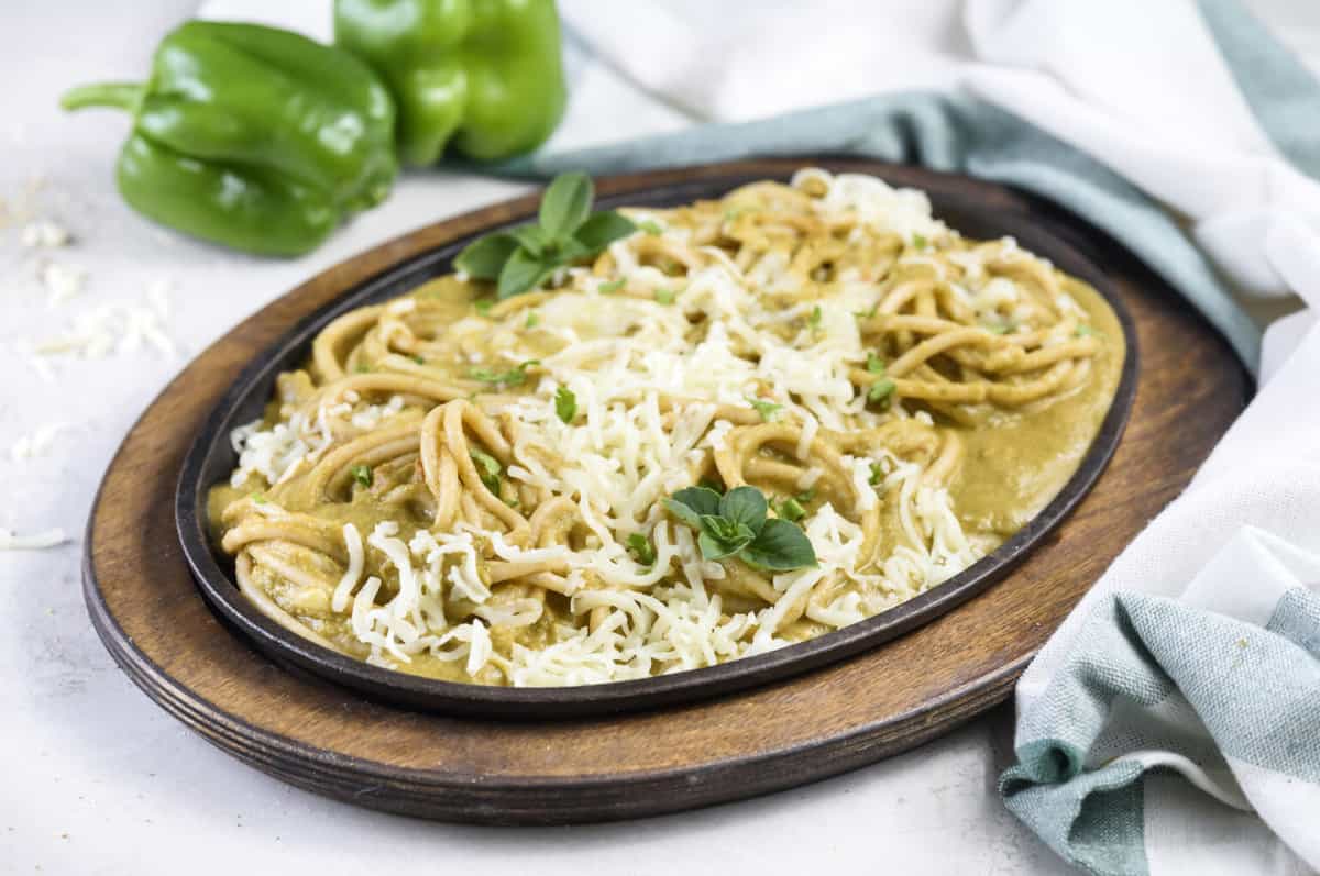 Green Spaghetti in Creamy Poblano Sauce - Drizzle Me Skinny!