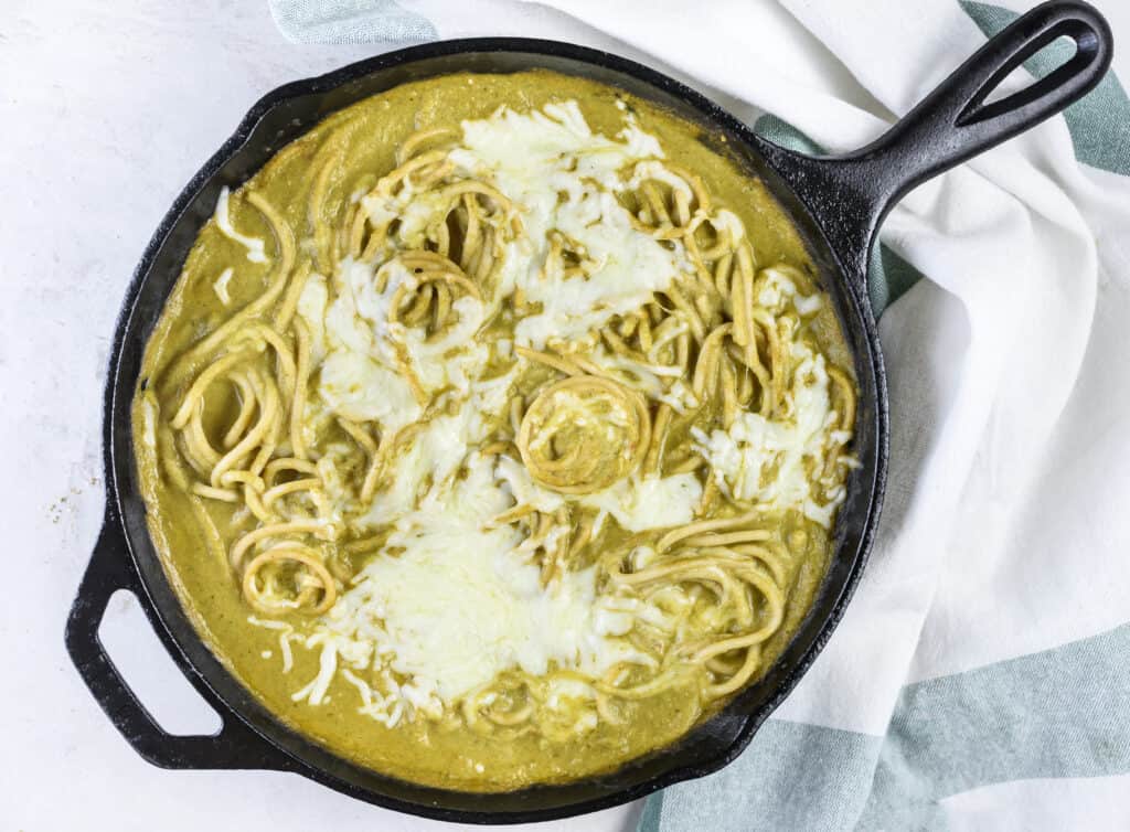 Green Spaghetti in Creamy Poblano Sauce - Drizzle Me Skinny!