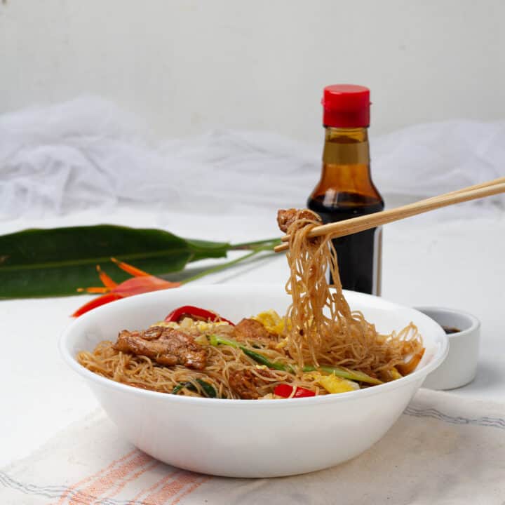 Delicious Pad Woon Sen (Thai Glass Noodles) - Drizzle Me Skinny!