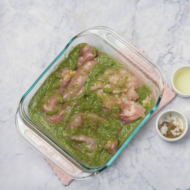 Quick and Easy Salsa Verde Chicken - Drizzle Me Skinny!