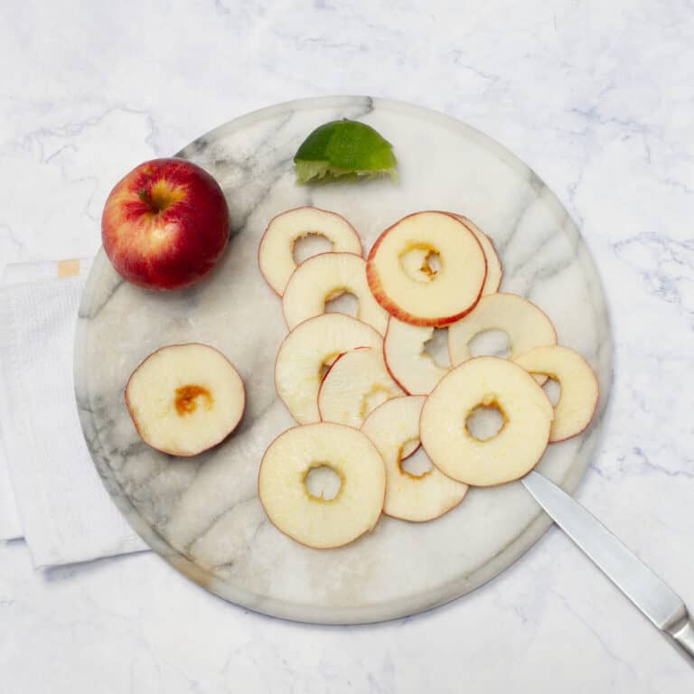 Healthy Crispy Apple Chips | WW Points - Drizzle Me Skinny!