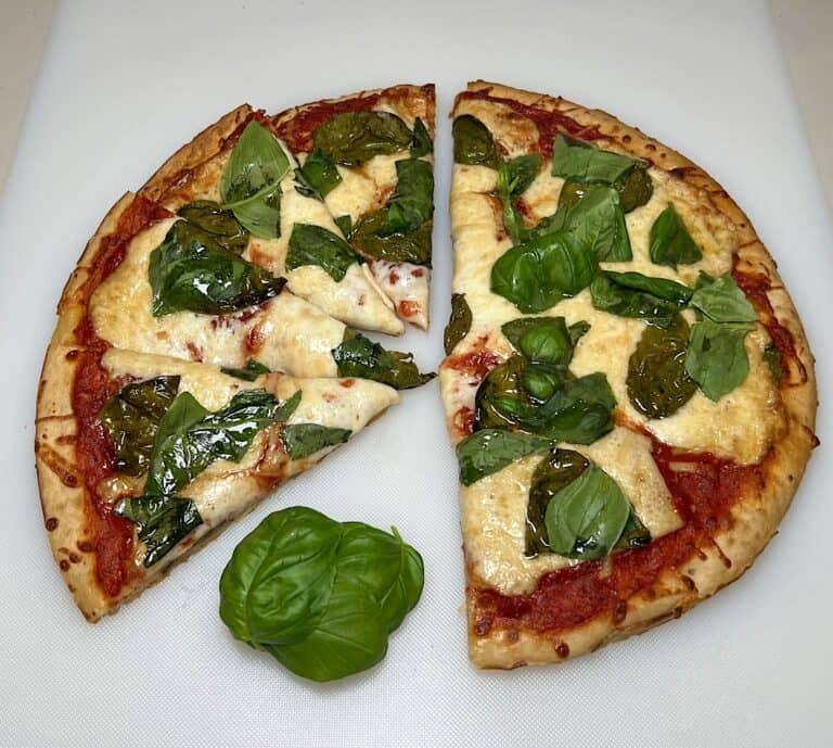 How To Make Perfect Pizza On Your Weber Grill In 5 Simple Steps ...