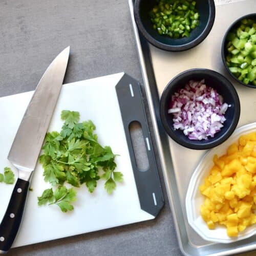 Refreshing Mango Salsa - Drizzle Me Skinny!