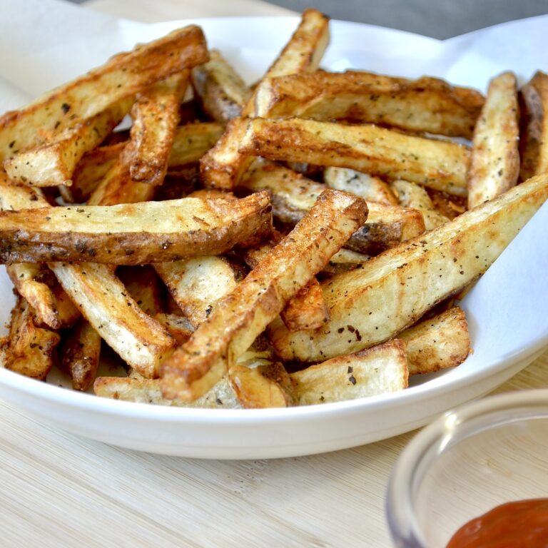 Homemade Air Fryer French Fries Are A Surprisingly Healthy Afternoon ...