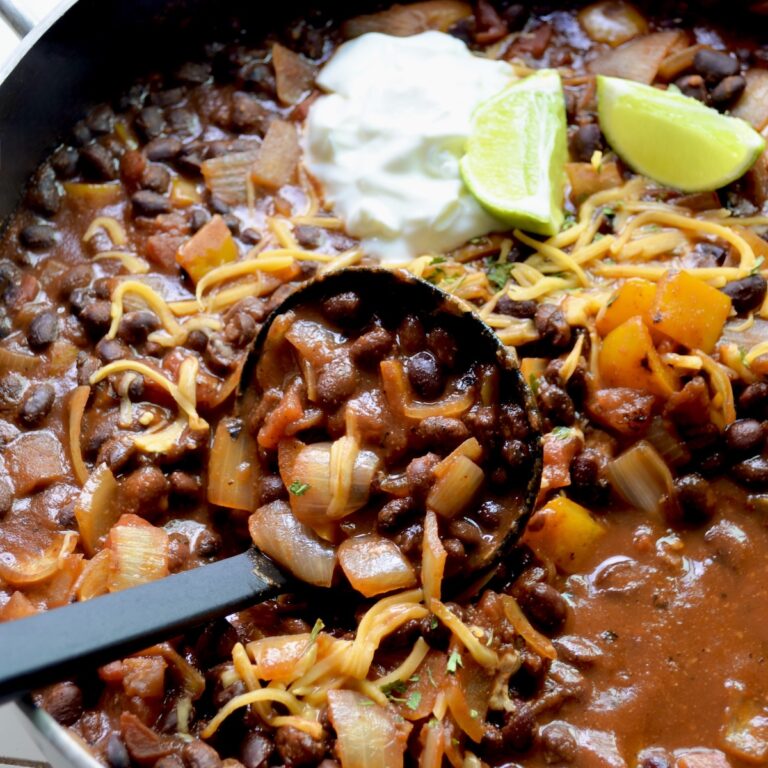 Weight Watchers Vegetarian Black Bean Chili - Drizzle Me Skinny!